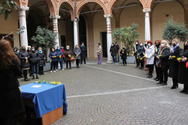 INTONA STUDENTESSA UCRAINA KSENIIA OVERKO FLASHMOB