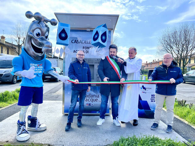 Agnadello, Padania Acque : Inaugurata casa dell’acqua “Fonte Acqua de ...